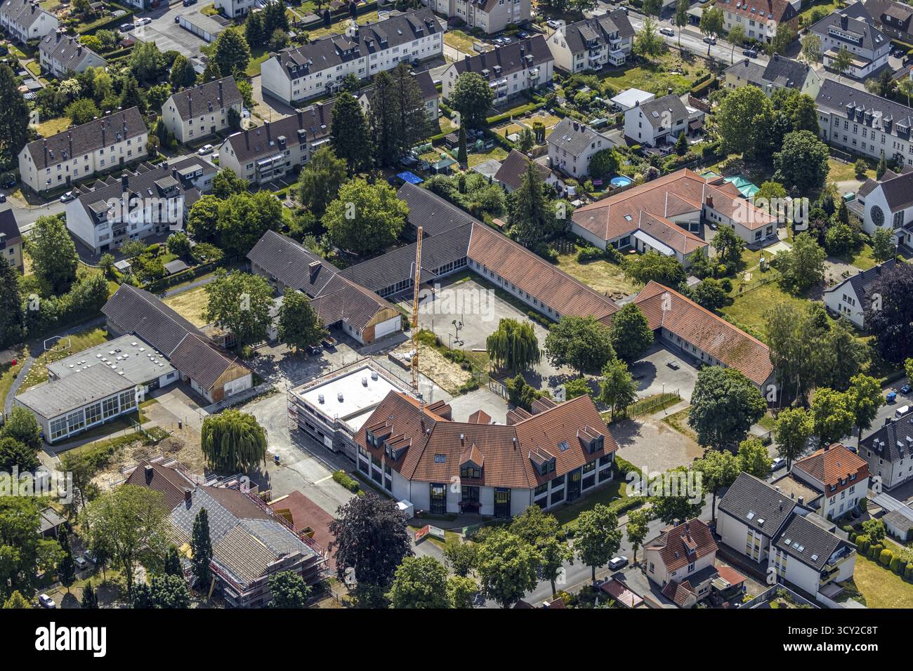 Aerial view, refurbishment and new construction for the Petri primary ...