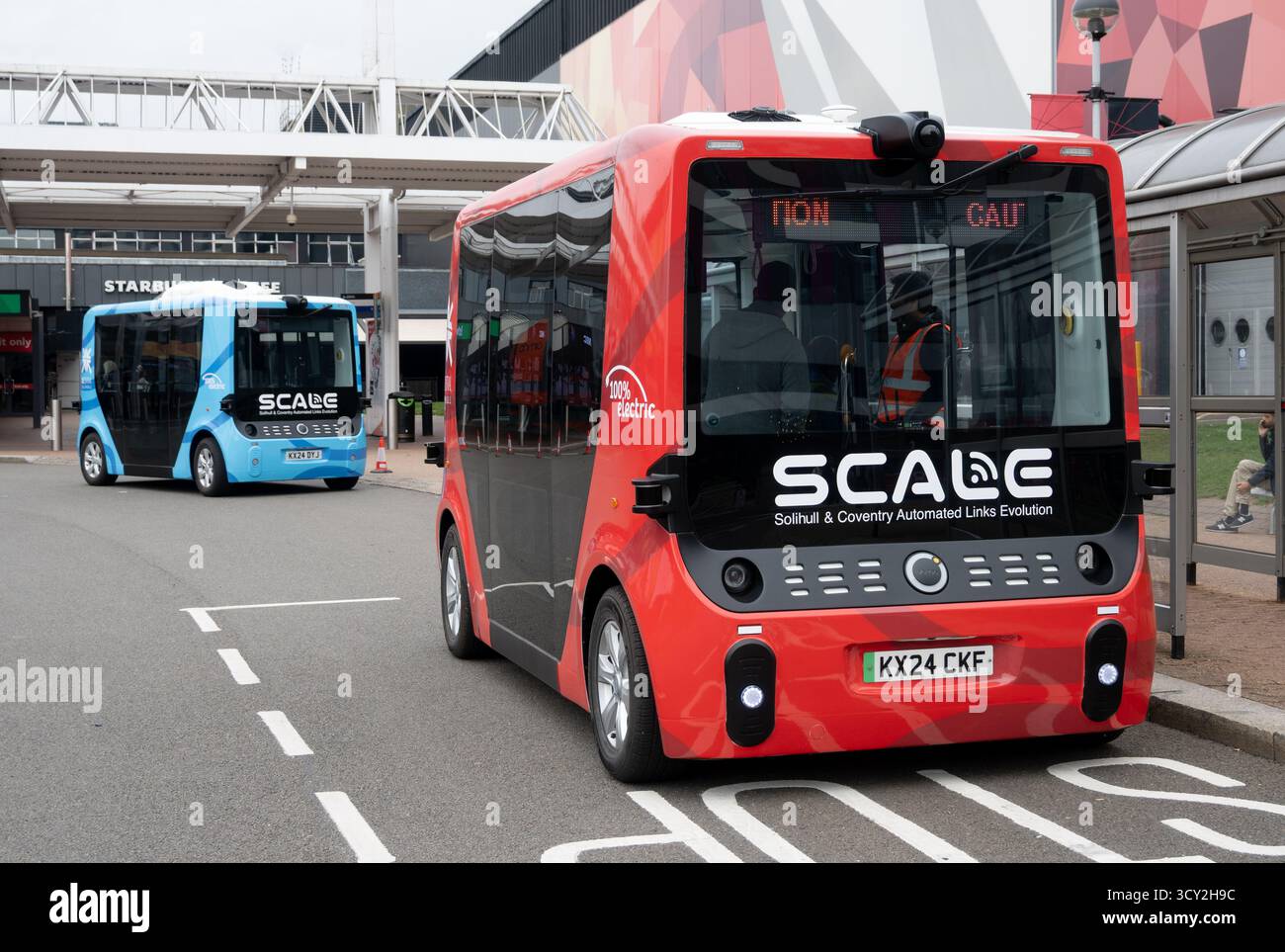 Self driving autonomous vehicles hi-res stock photography and images ...