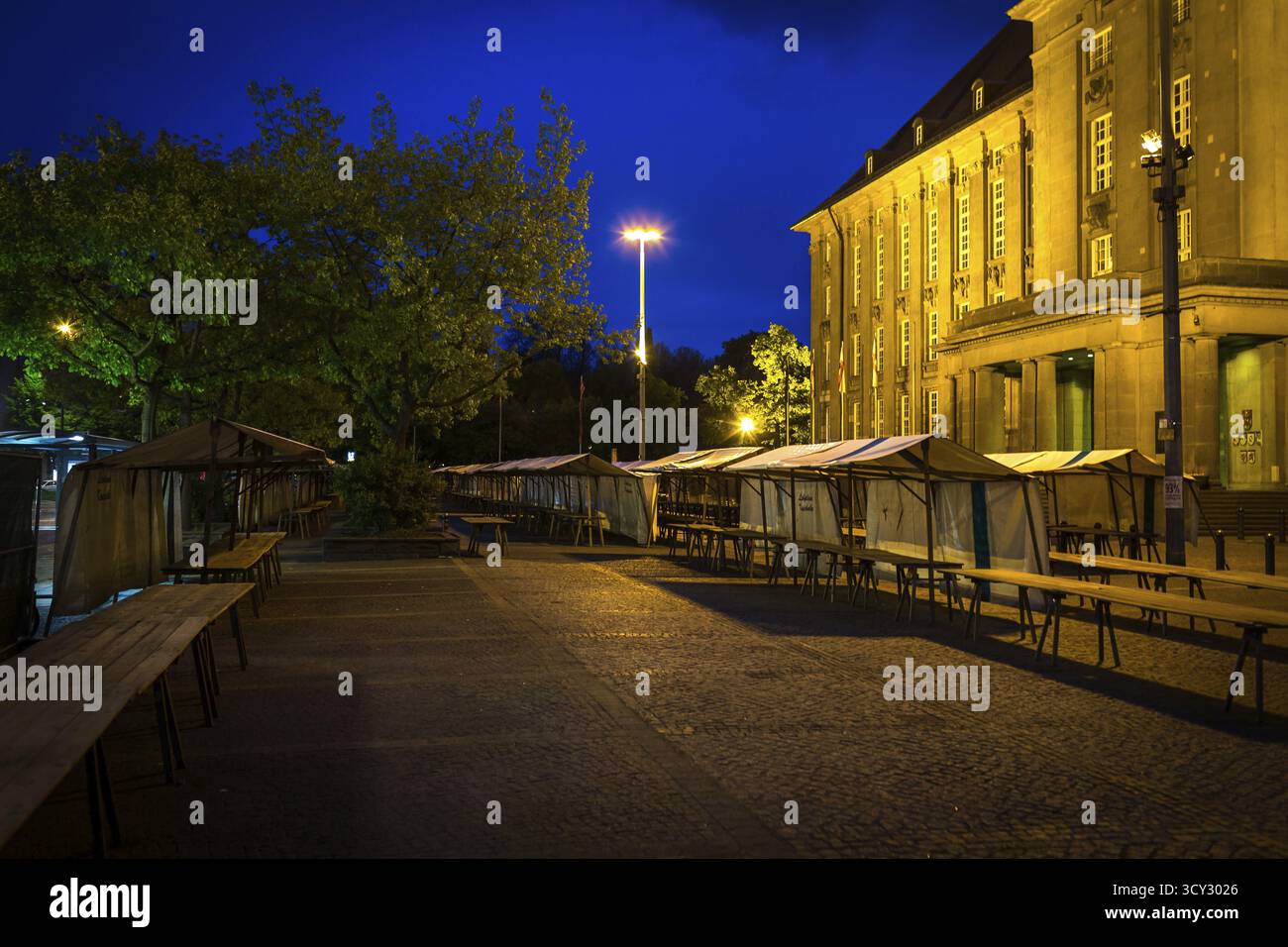 DEU Germany Germany Berlin The flea market stalls in front of ...