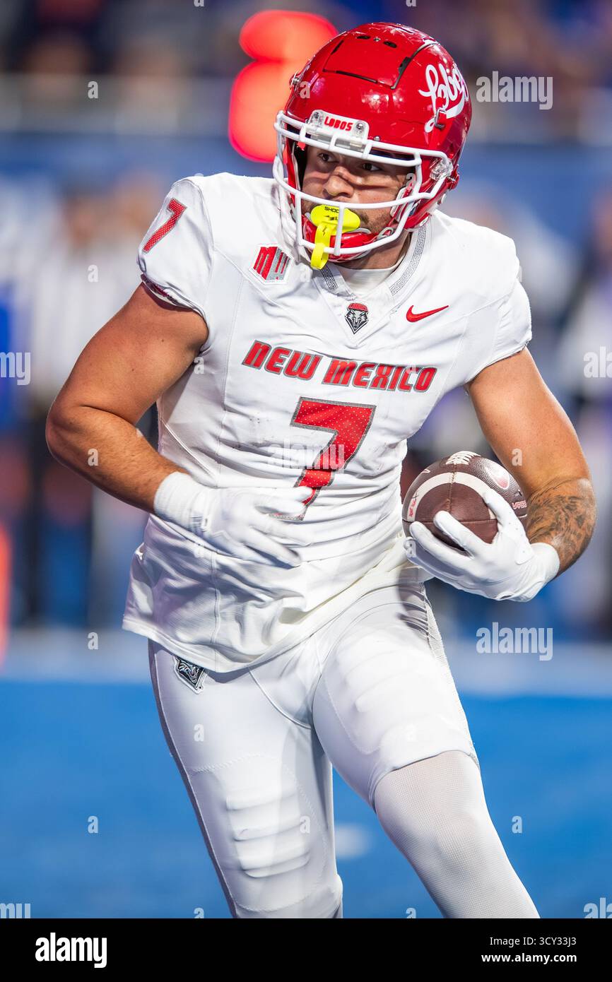 BOISE, ID - OCTOBER 11: New Mexico Lobos tight end Dorian Thomas (7 ...