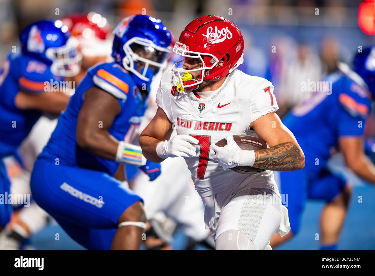 BOISE, ID - OCTOBER 11: New Mexico Lobos tight end Dorian Thomas (7 ...