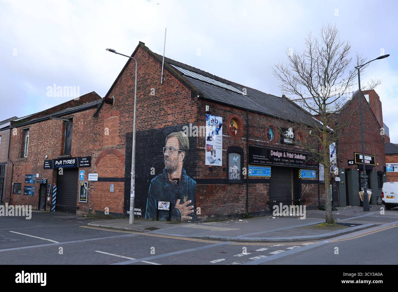 Liverpool fc legends hi-res stock photography and images - Alamy