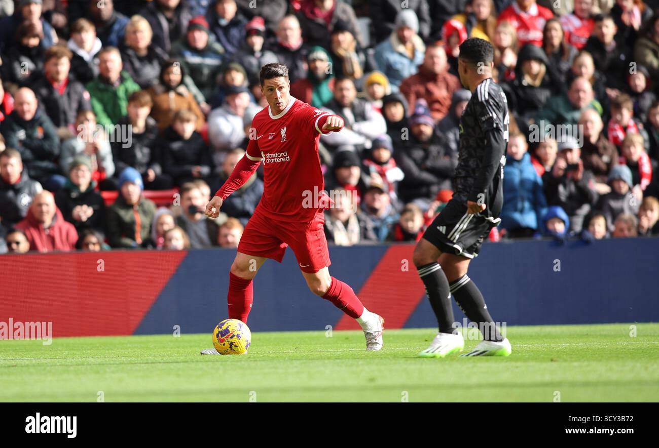 Fernando Torres of LFC Legends vs Urby Emanuelson of AFC Ajax Legends ...