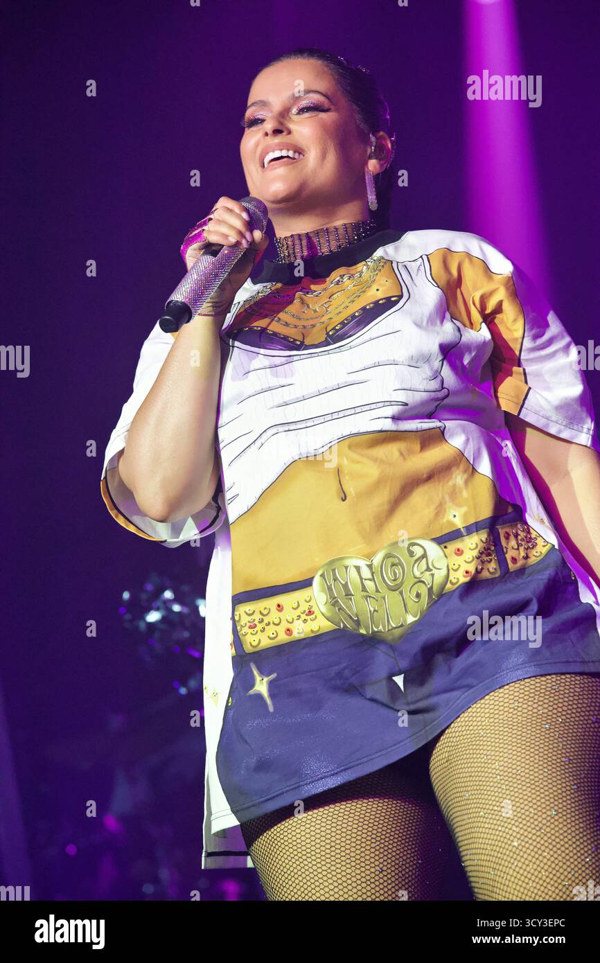 Nelly furtado 2025 hi-res stock photography and images - Alamy