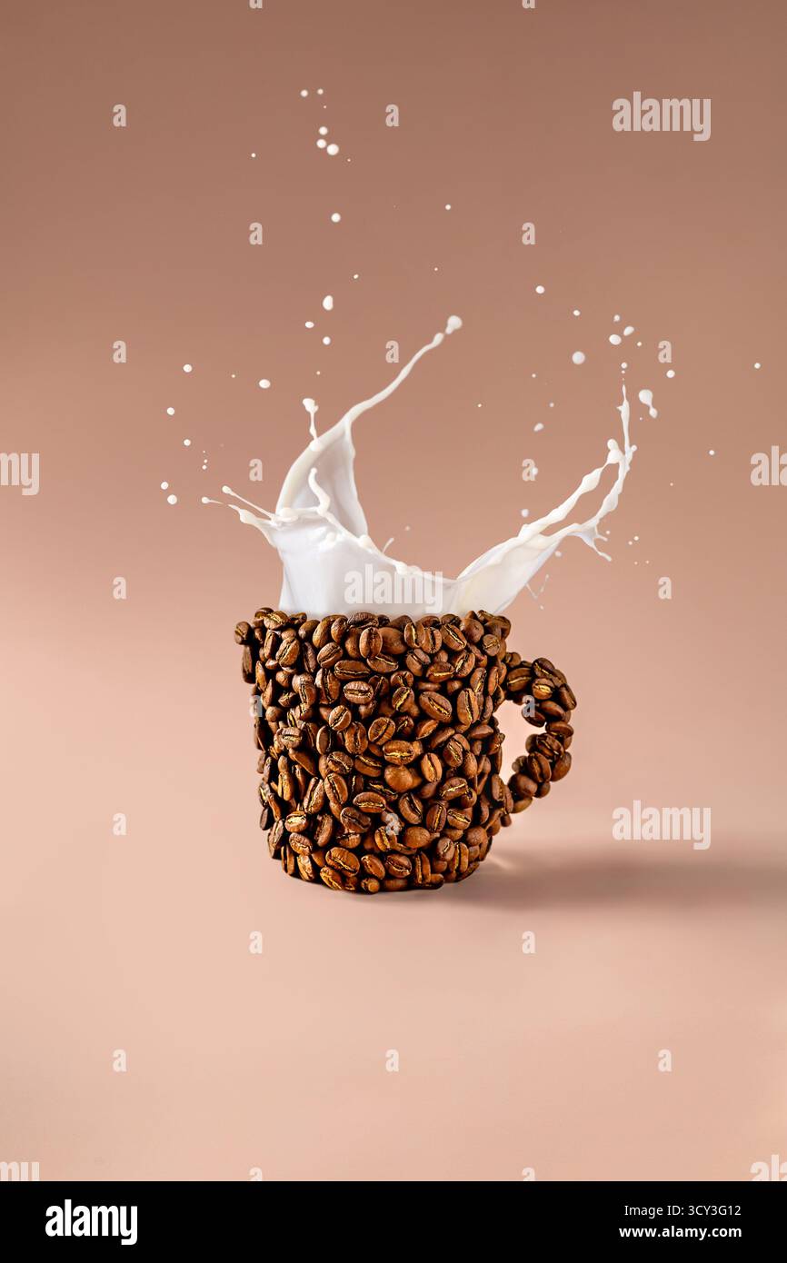 Milk splash creative hi-res stock photography and images - Alamy