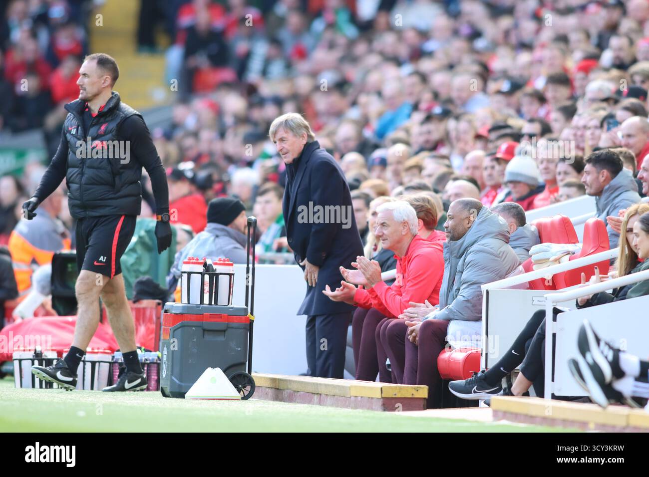 Coach Sir Kenny Dalglish during the match Liverpool Legends vs Celtic ...
