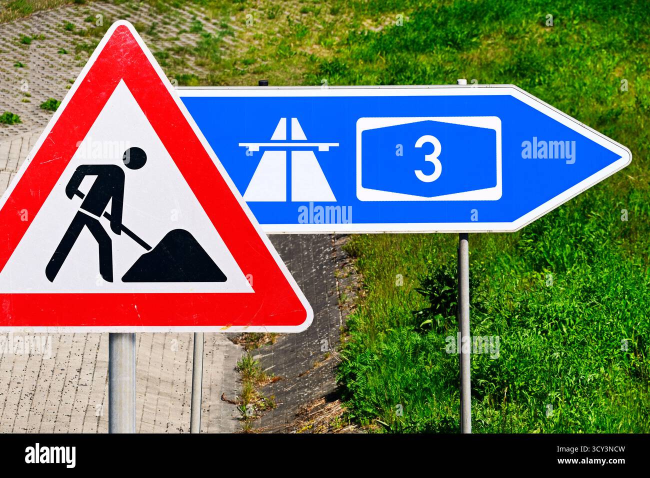 FOTOMONTAGE, Ausfahrt-Schild einer Autobahn mit Aufschrift A3 und ...