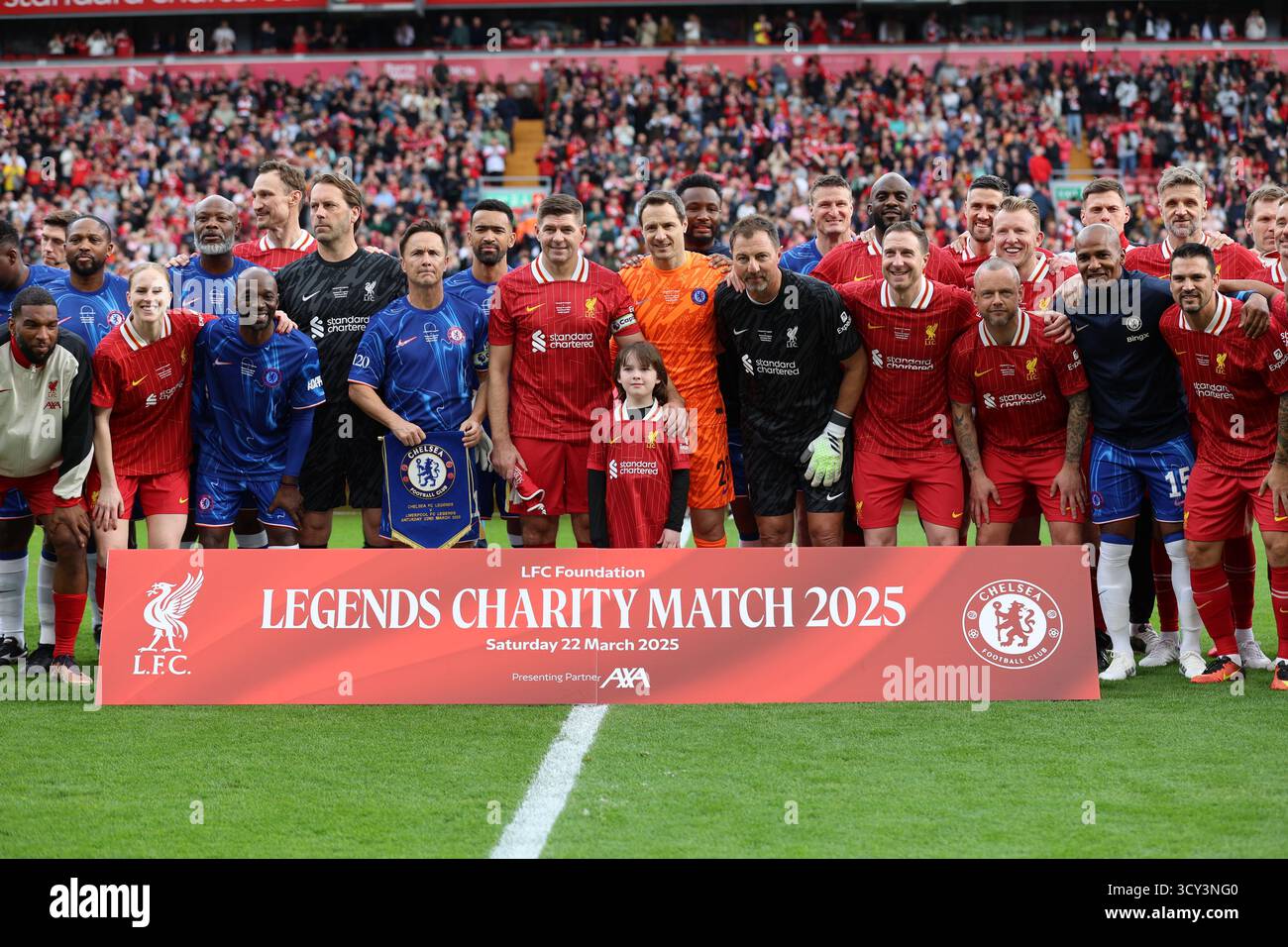 Liverpool FC Legends and Chelsea legends posing together before the ...
