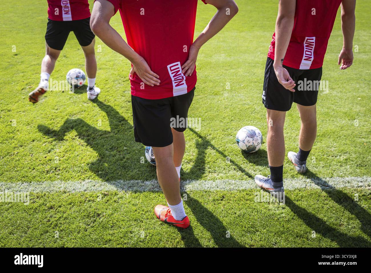Soccer players during practice hi-res stock photography and images - Alamy