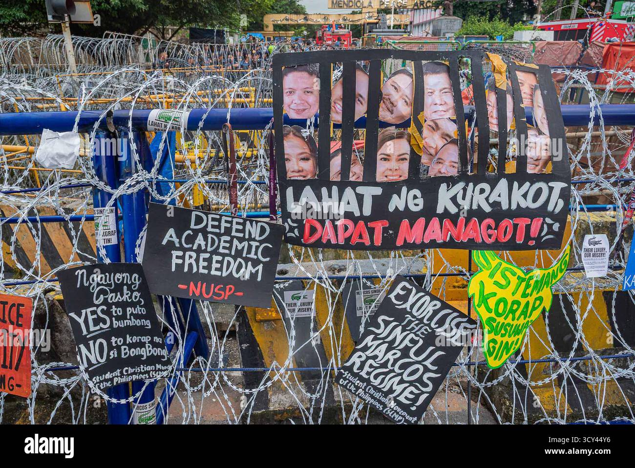 October 17, 2025, Quezon City, Quezon, Philippines: On the razor wire ...