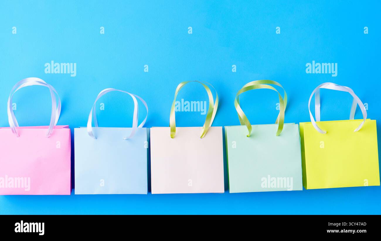 Composition paper shopping bags hi-res stock photography and images - Alamy