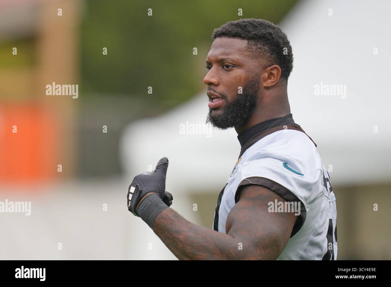 Jacksonville Jaguars defensive end Josh Hines-Allen (41), works out ...