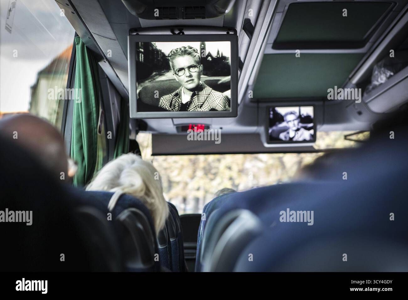 DEU Germany Germany Berlin Historical video bus tour, the Citizens Art ...