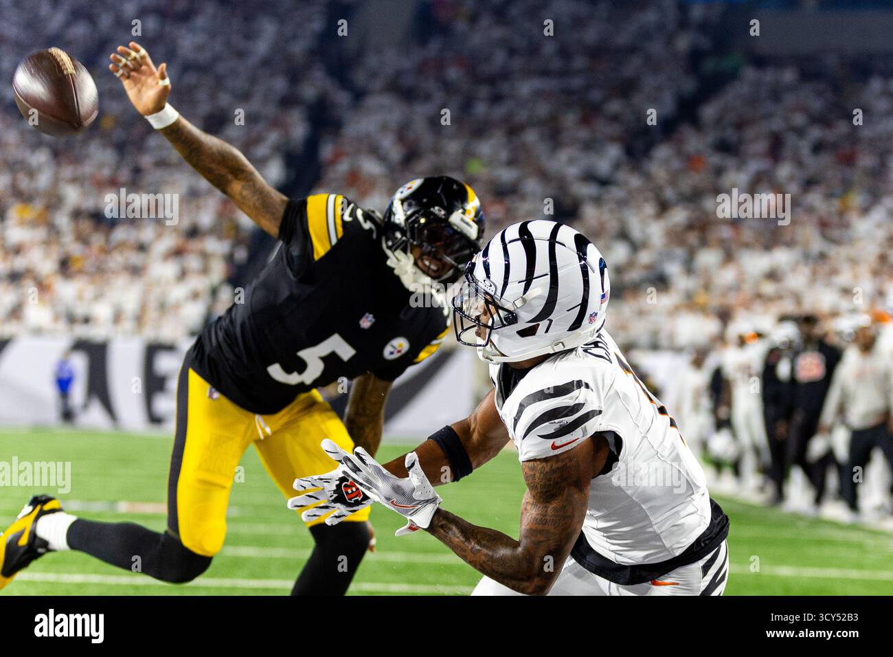 October 16, 2025: Cincinnati Bengals wide receiver Ja'Marr Chase (1 ...