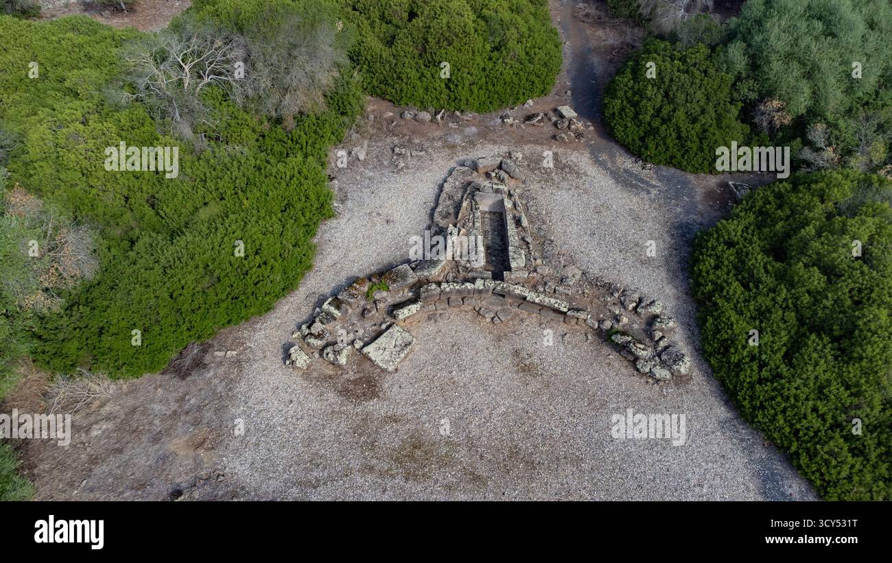 Tombofgiants hi-res stock photography and images - Alamy