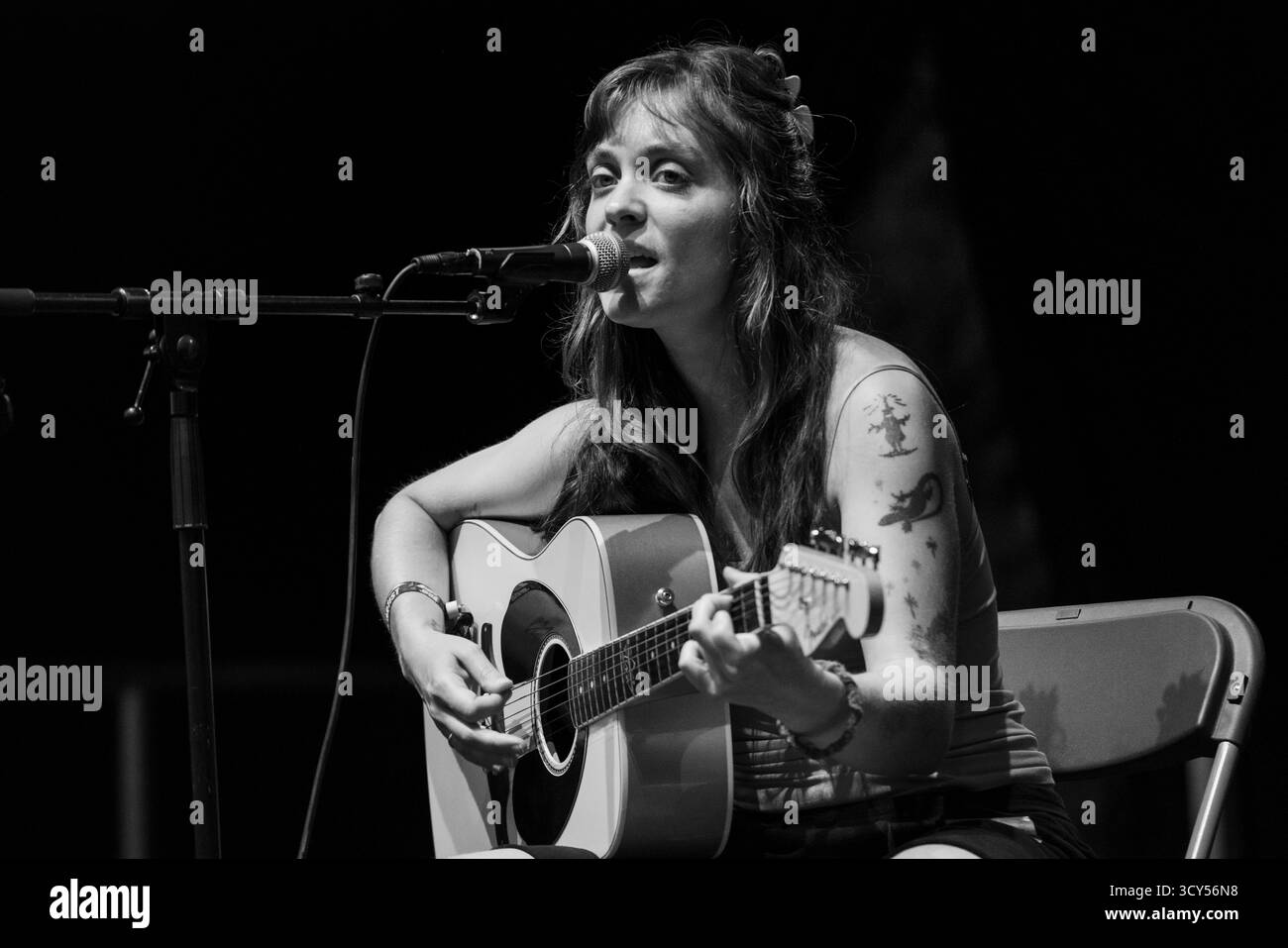Queer musician onstage Black and White Stock Photos & Images - Alamy