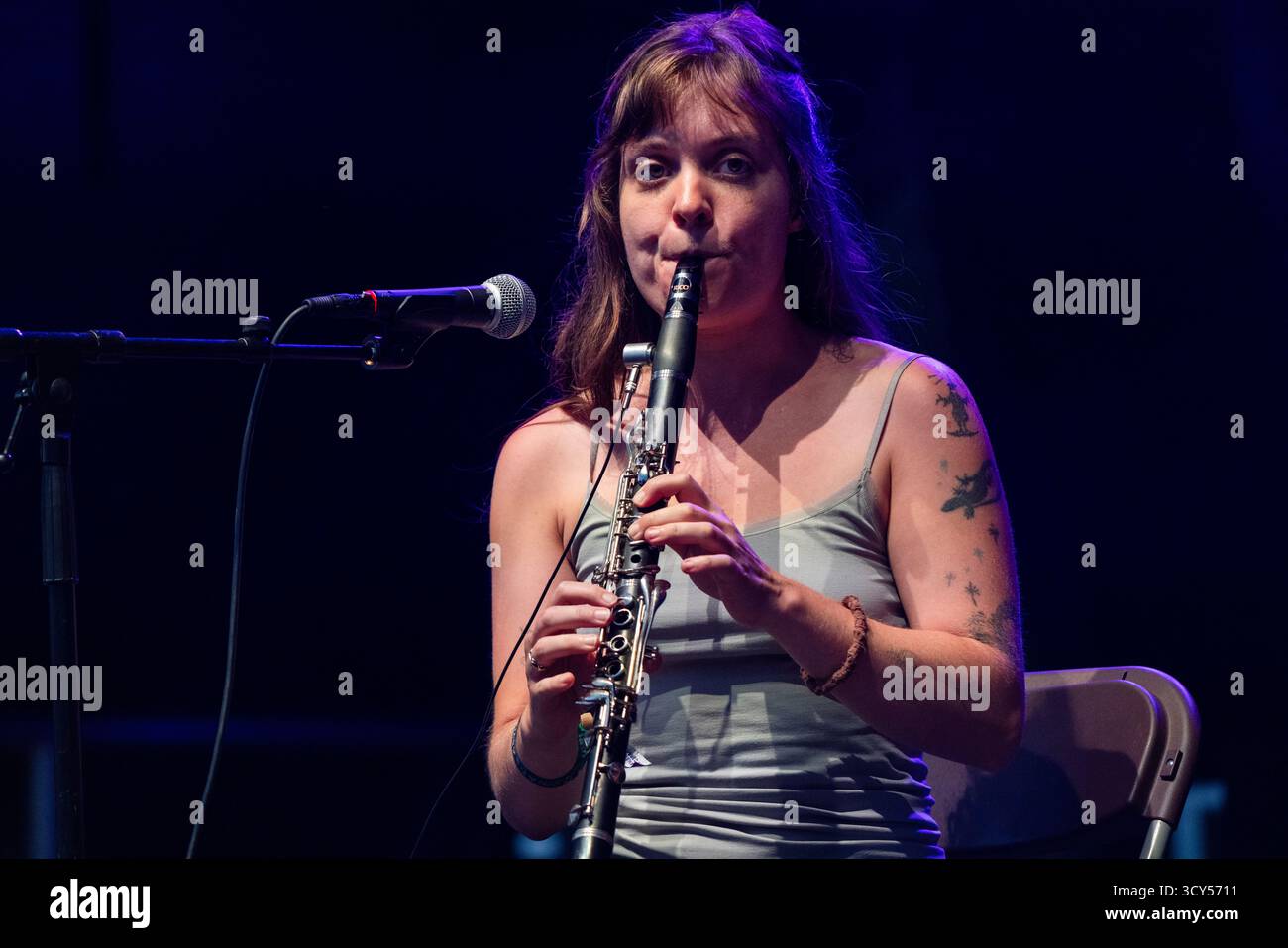 Folk duo you me hi-res stock photography and images - Alamy