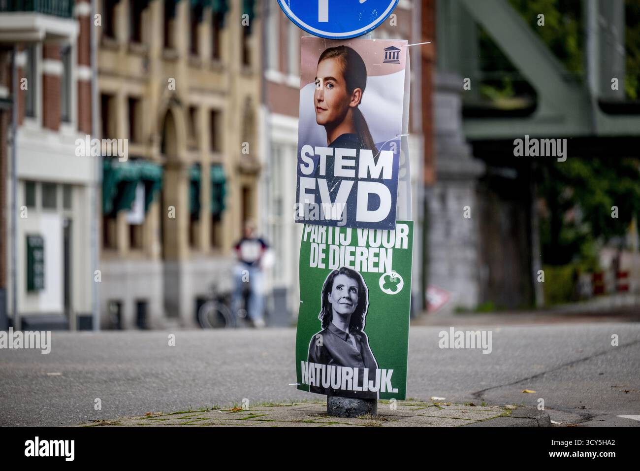 ROTTERDAM - Fvd lidewij de vos Election posters from various political ...