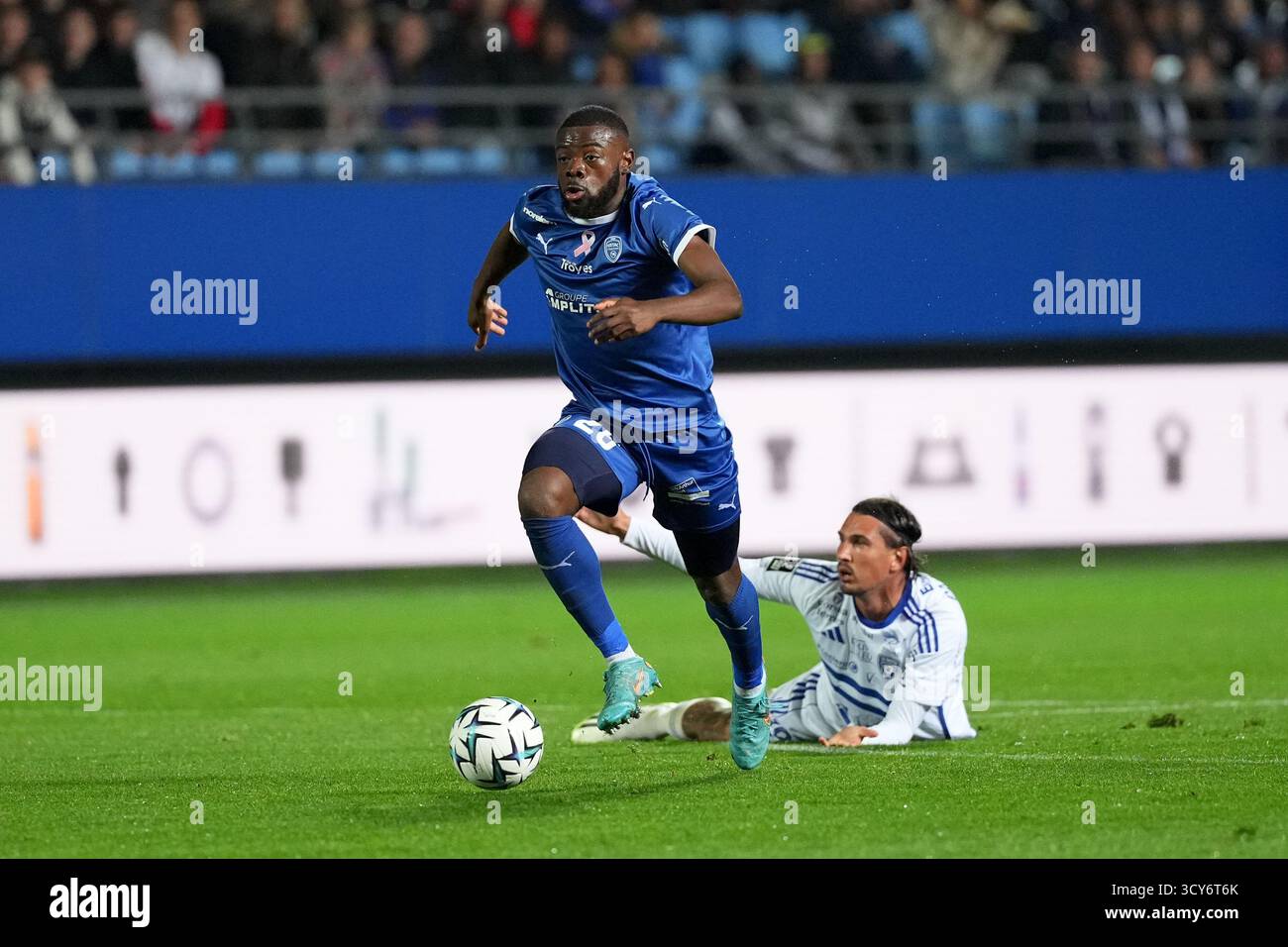 25 Paolo GOZZI (estac) during the Ligue 2 BKT match between Troyes and ...
