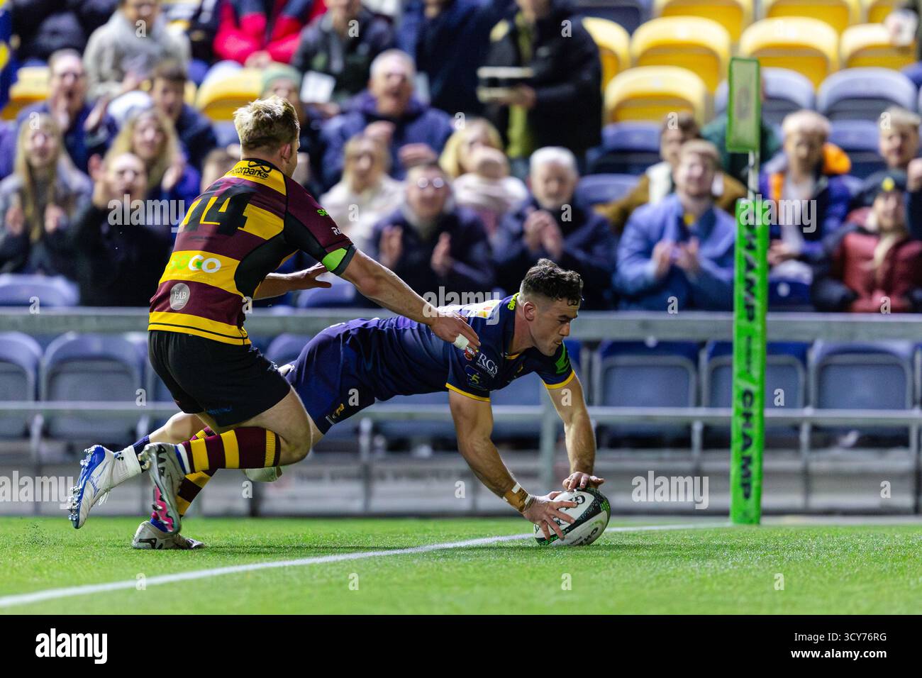 Worcester, England, UK, 17 October 2025. Will Trewin of Worcester ...
