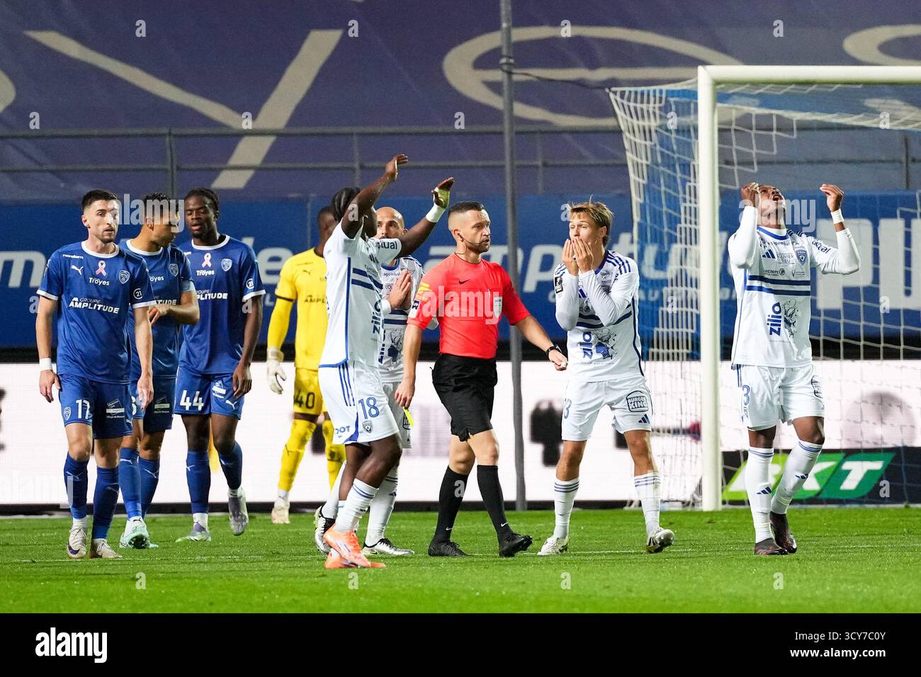 13 Tom DUCROCQ (scb) - 03 Juan Jose GUEVARA POSSU (scb) - Geoffrey ...