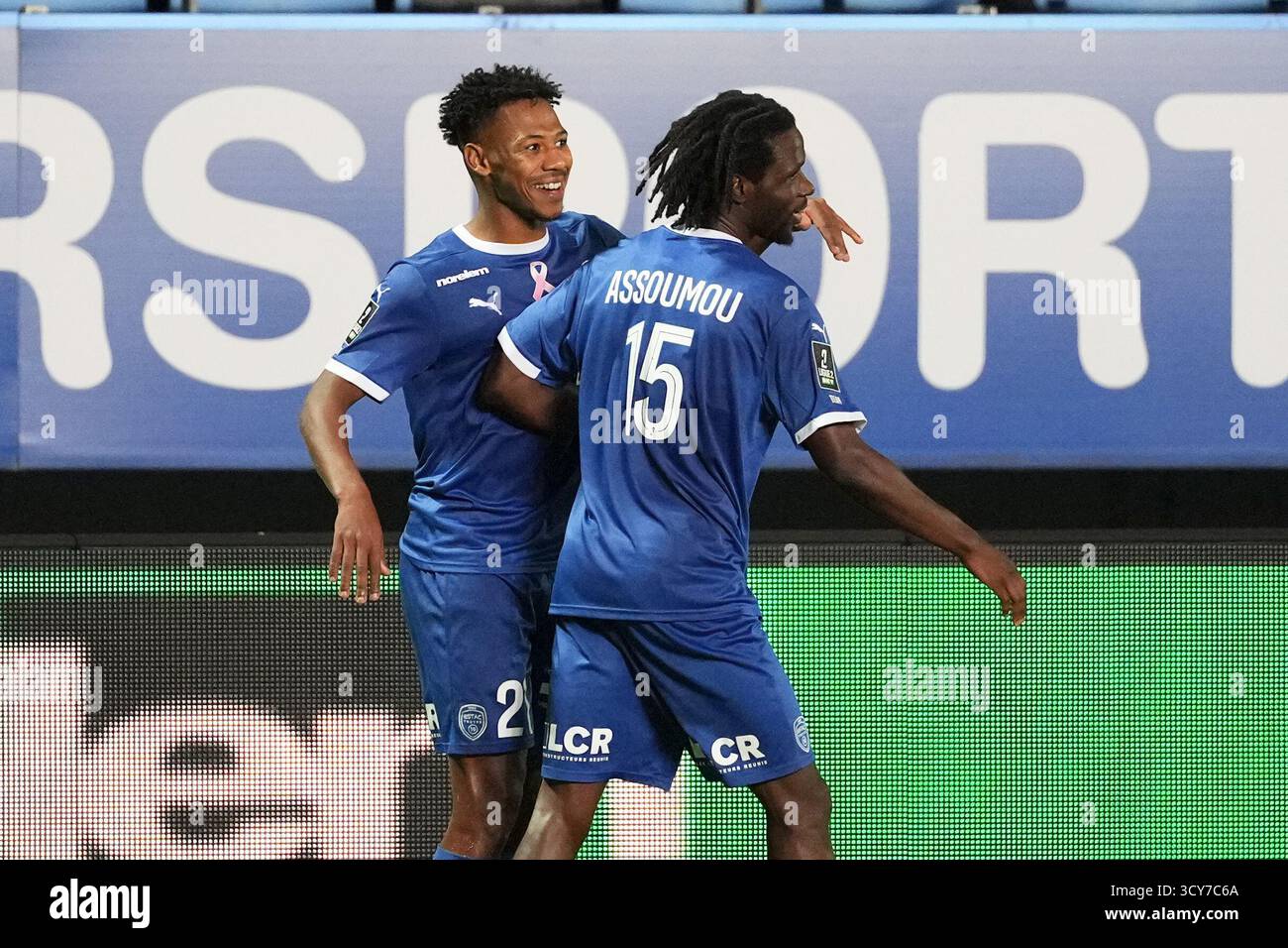 15 Kouadou Jaures ASSOUMOU (estac) - 21 Tawfik BENTAYEB (estac) during ...