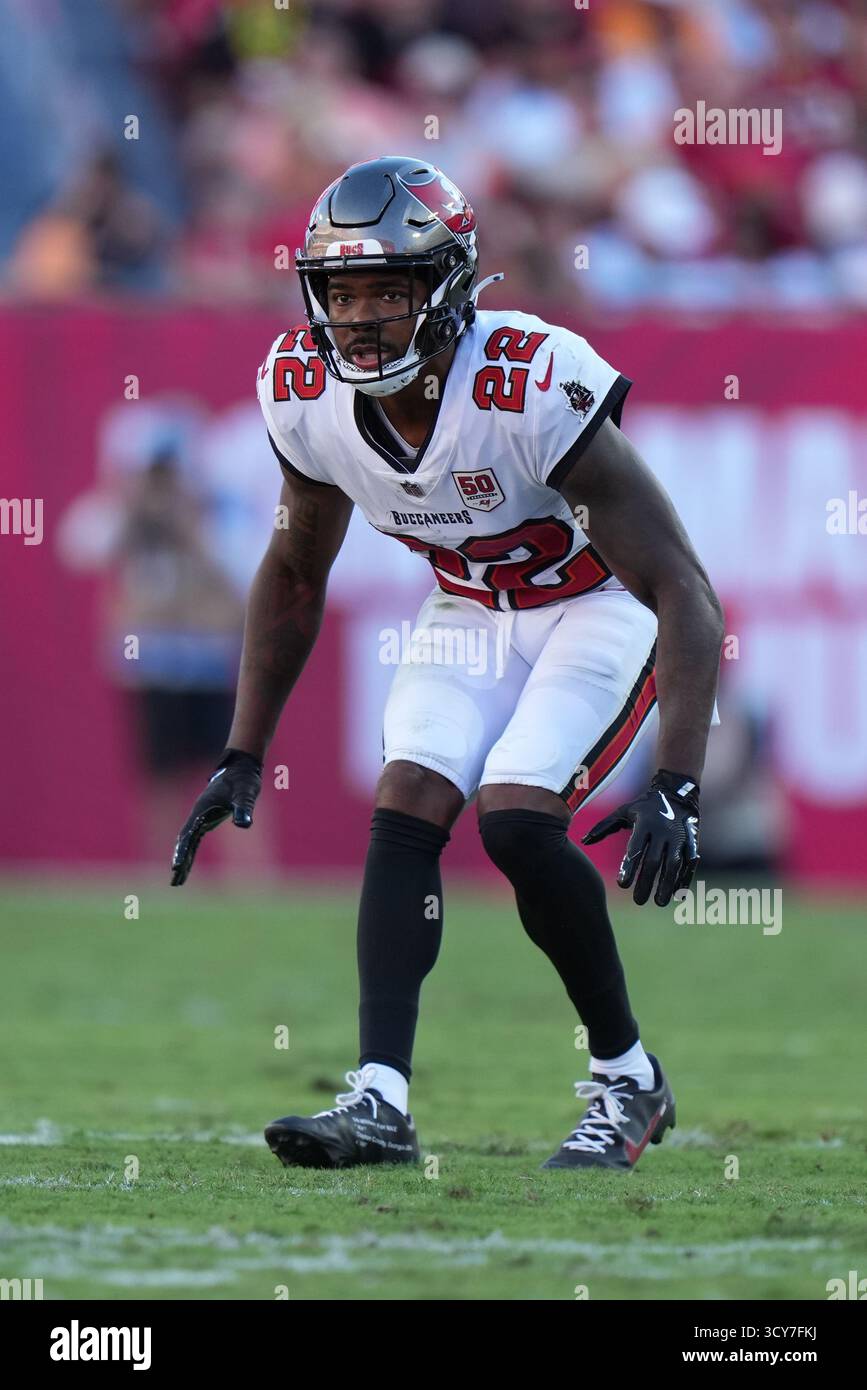 Tampa Bay Buccaneers defensive tackle C.J. Brewer (52) drops back in ...