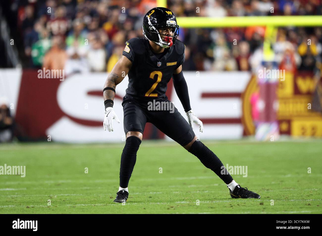 Washington Commanders cornerback Marshon Lattimore (2) drops into ...
