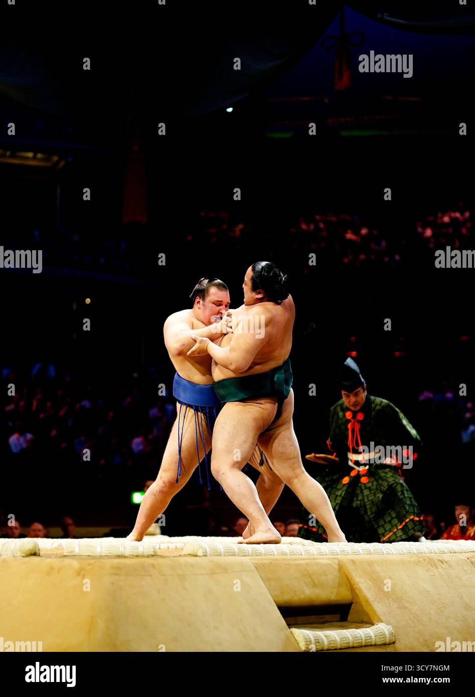 Sadanoumi battles with Aonishiki in the Makuuchi Division bout on day ...