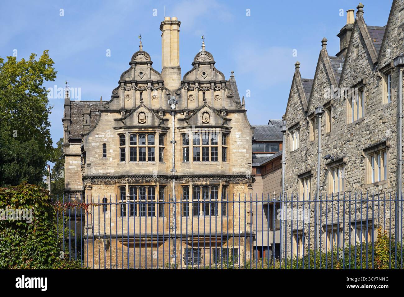 Buildings of oxford university hi-res stock photography and images - Alamy