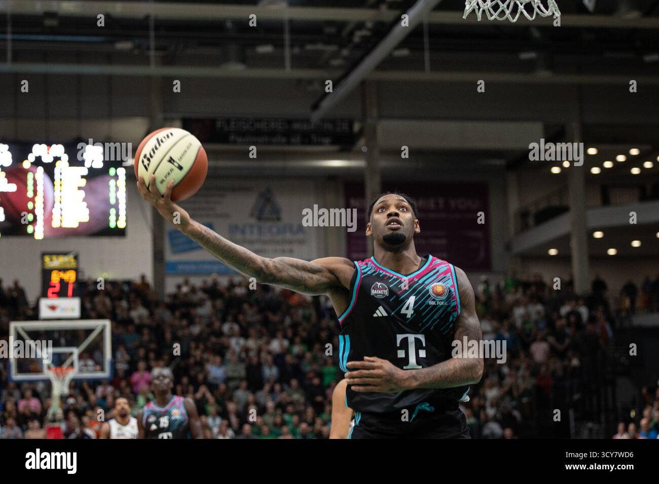 Jeff Garrett Jr. (Telekom Baskets Bonn 4) -- easyCredit BBL Pokal, VET ...