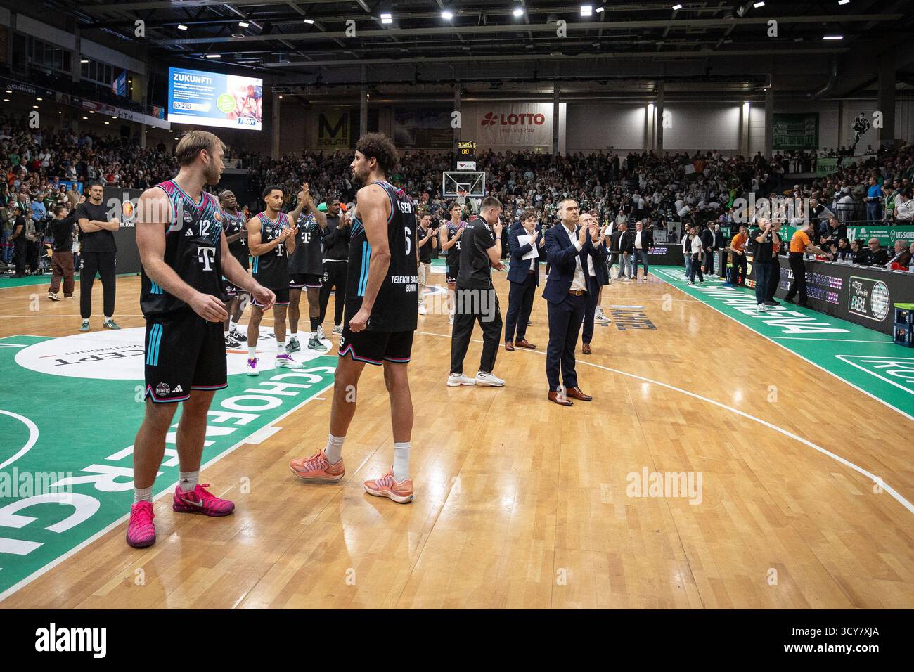 Entt?uschte Bonner vor ihren Fans -- easyCredit BBL Pokal, VET-CONCEPT ...