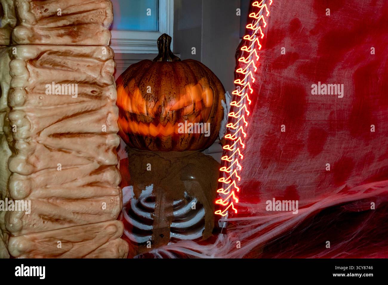 New York, New York, USA. 17th Oct, 2025. Annual animatronic Halloween ...