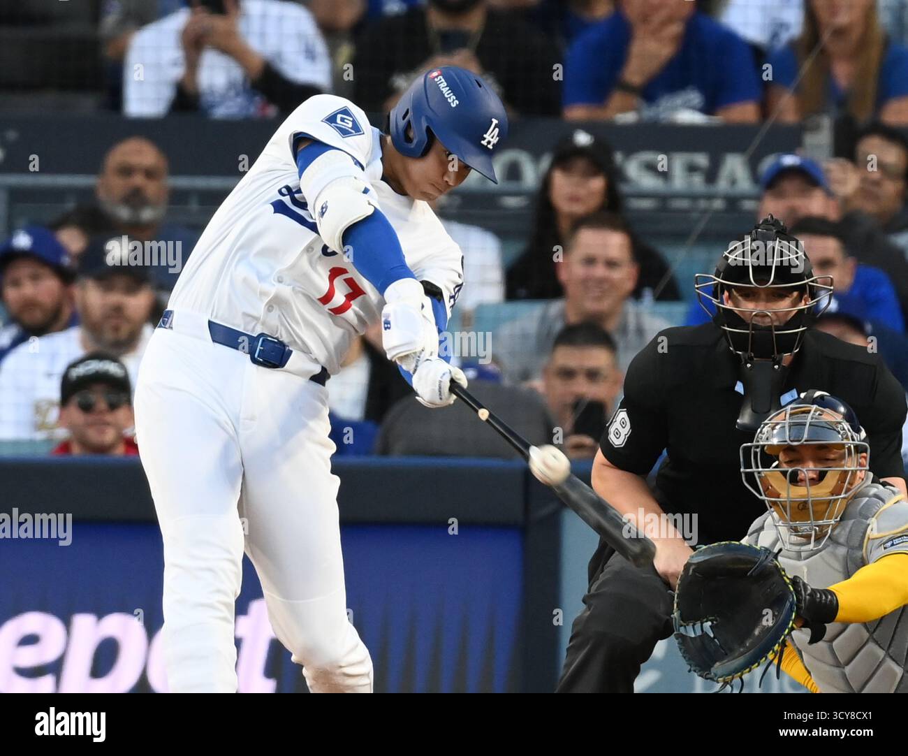 Los Angeles Dodgers Shohei Otani hits home run in the 1th inning of ...