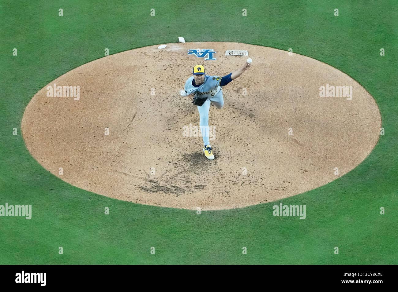 Milwaukee Brewers pitcher Jose Quintana throws against the Los Angeles ...