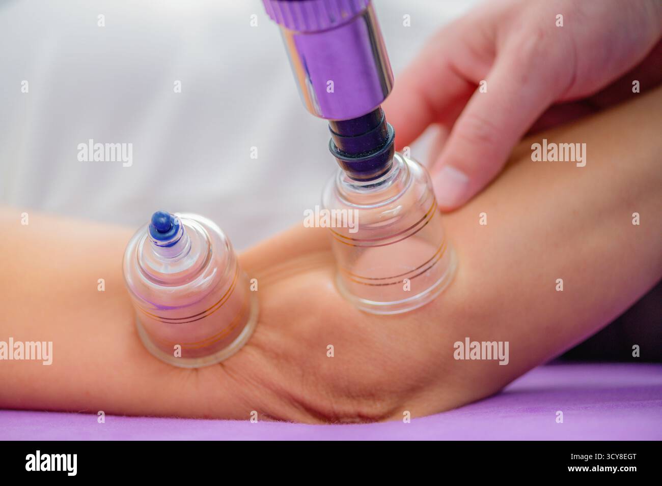 Muscle release hi-res stock photography and images - Alamy