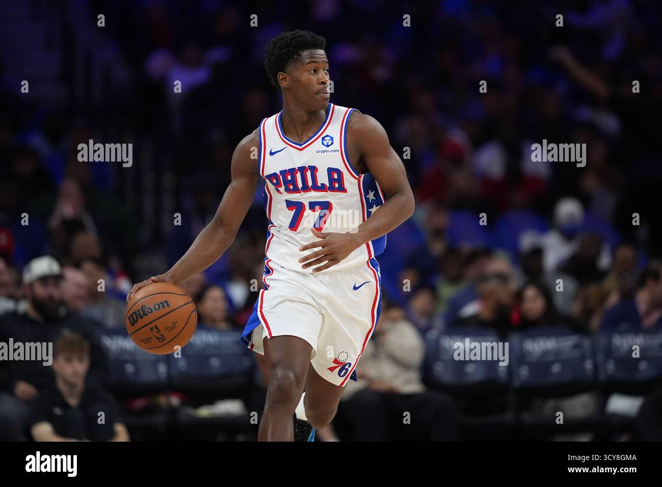 Philadelphia 76ers' Vj Edgecombe plays during a preseason NBA ...