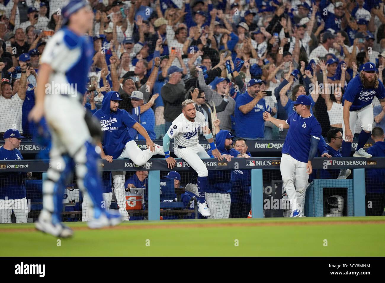 Los Angeles Dodgers celebrate their win against the Milwaukee Brewers ...