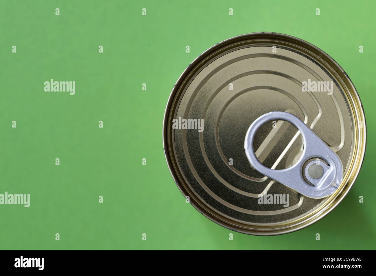 Closed can top hi-res stock photography and images - Alamy