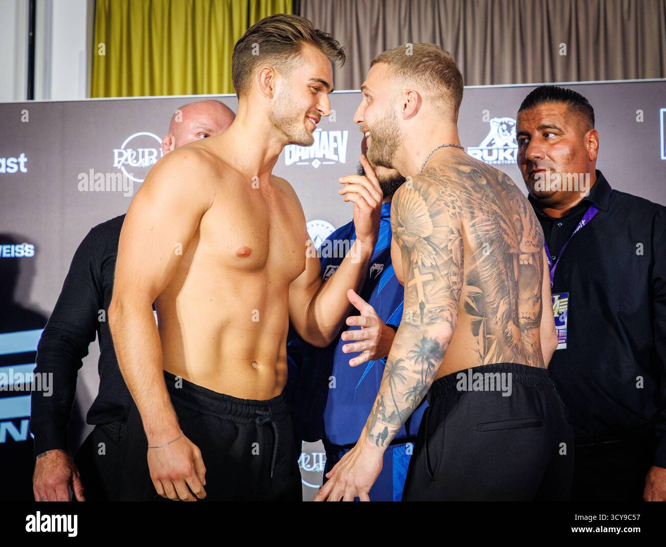 17.10.2025. Essen. BILD-Promi-Boxen Fame Fighting 3. Wiegen der ...