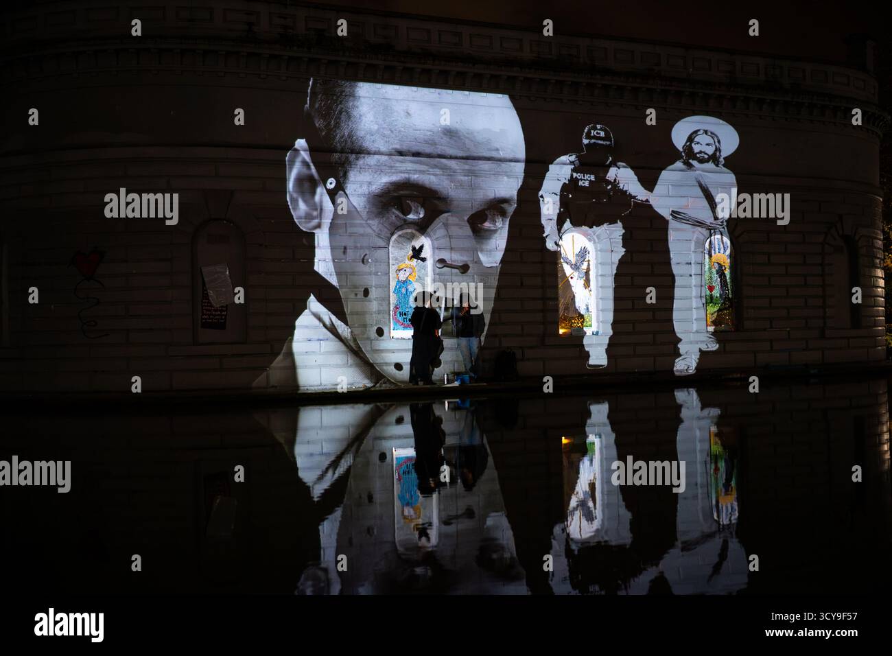 Seattle, USA. 17th Oct 2025. Late in the evening Seattle artists Light ...