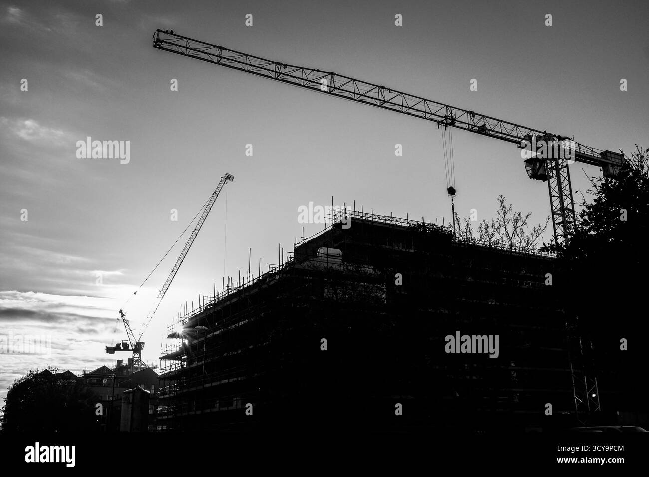 Construction flats uk Black and White Stock Photos & Images - Alamy