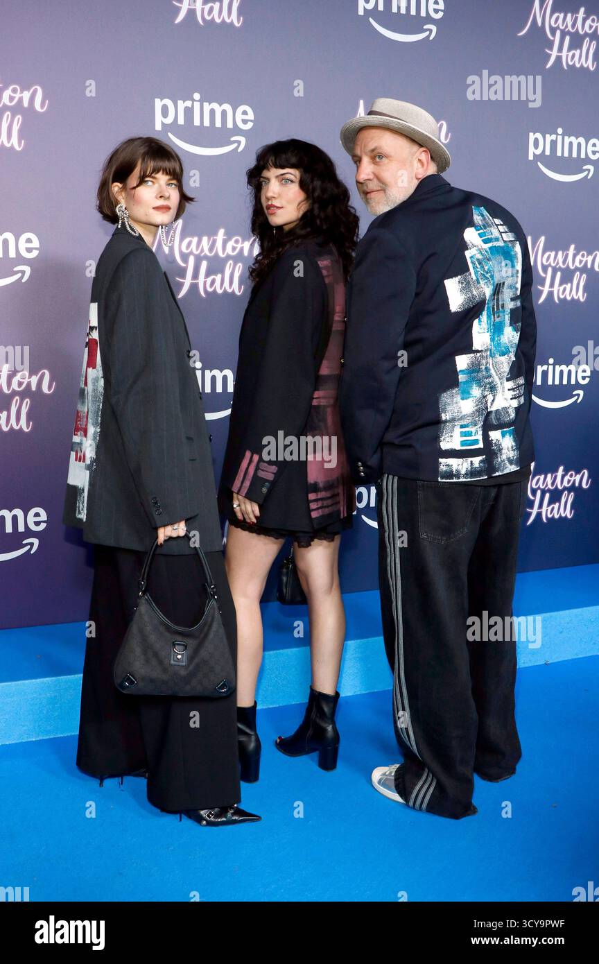Edda Eggers, Regina Tiessen und Tom Sielski bei der Premiere der 2 ...