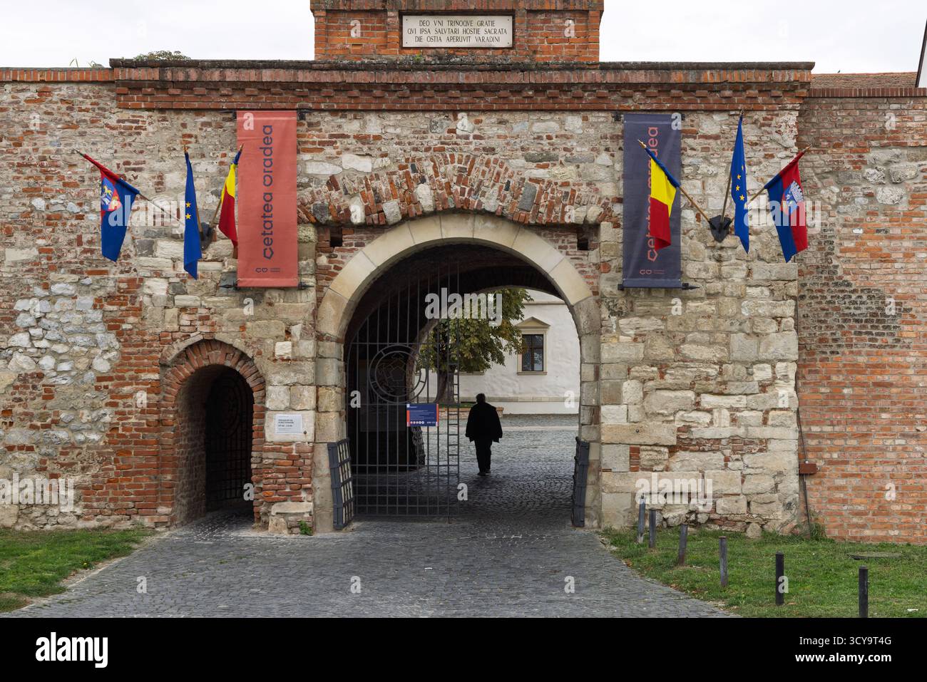 Oradea, Romania - September 27, 2025: Entrance gate to Fortress of ...