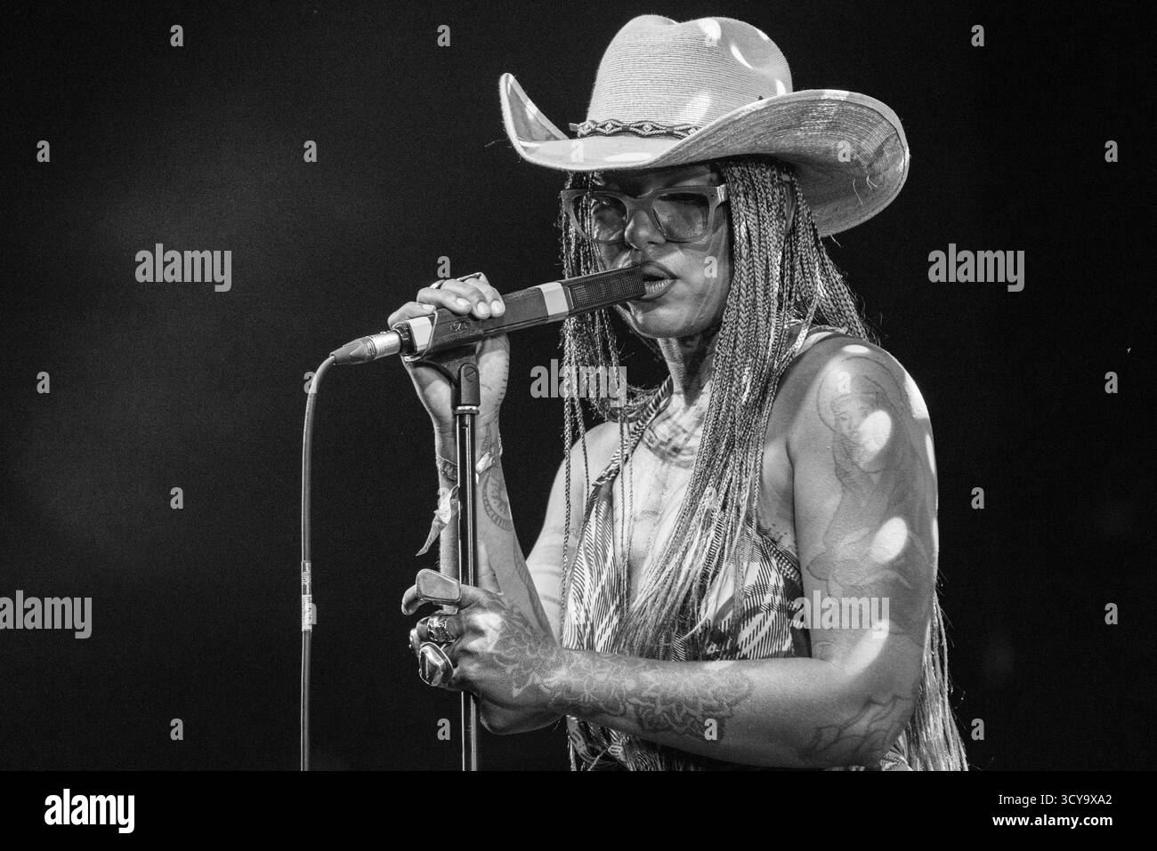 2025 debut Black and White Stock Photos & Images - Alamy