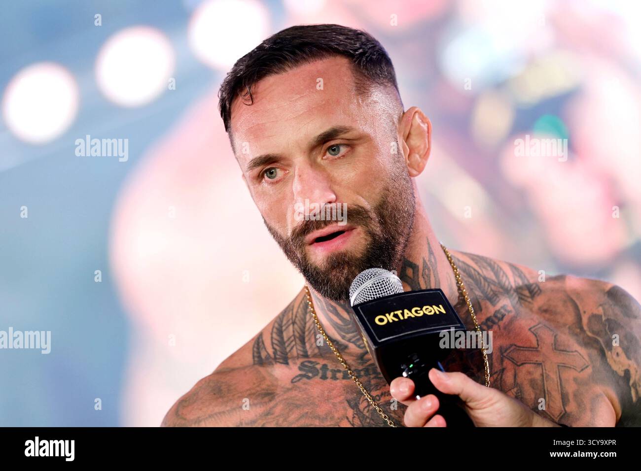 MMA-Kämpferin Christian Eckerlin bei der Pressekonferenz zum MMA-Event ...
