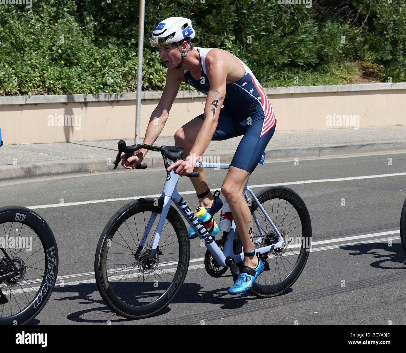 Porter Middaugh, of EagleVail, CO, at the U23 2025 World Triathlon ...