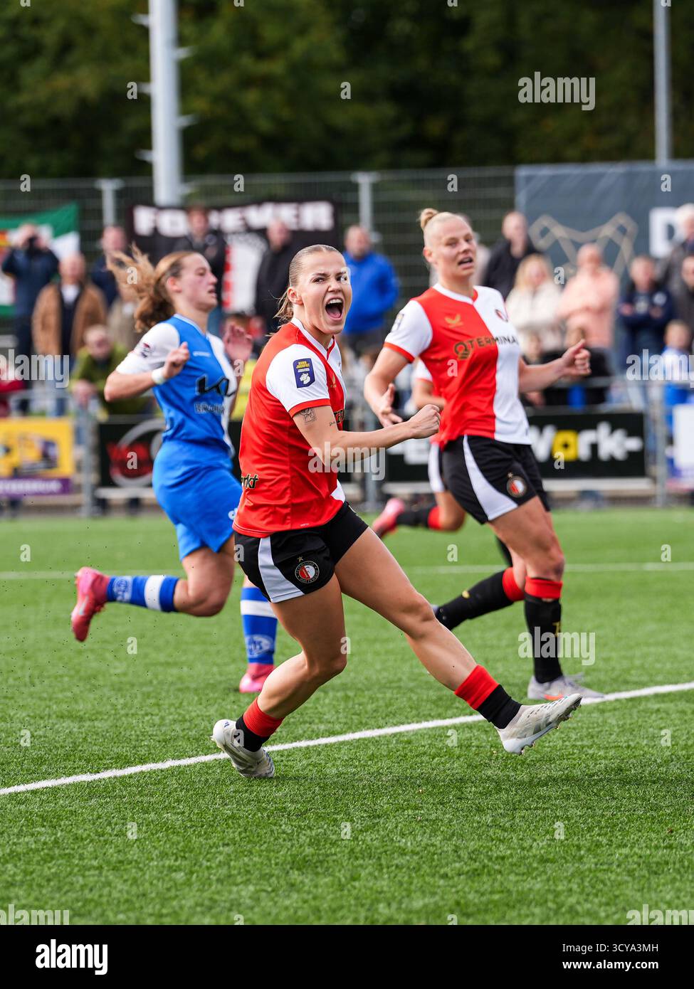 Ede - Fleur Stoit of Feyenoord V1 during the match between DTS Ede v ...