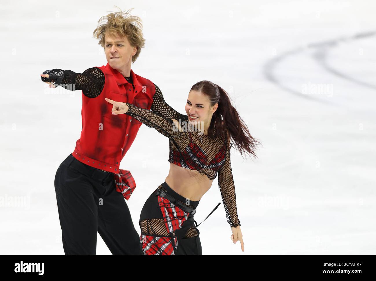 Diana DAVIS and Gleb SMOLKIN of Georgia perform during the Ice Dance ...