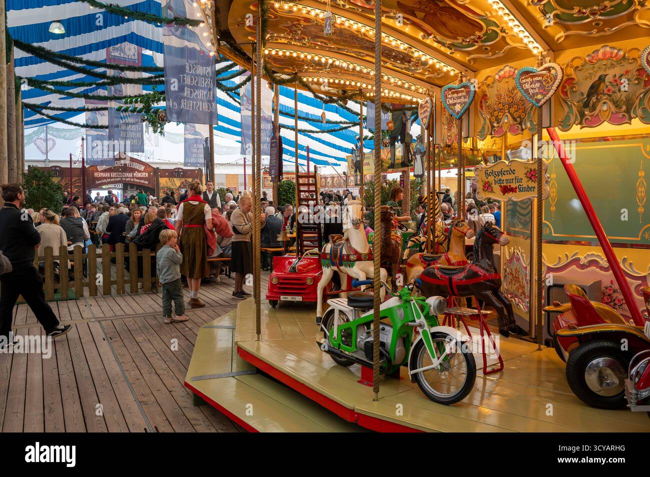 Muenchen, 190. Muenchner Oktoberfest, Wiesnfotos, im Museumszelt auf ...